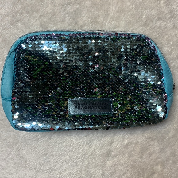 Marc Jacobs | Bags | Marc Jacobs Fragrances Pouch | Poshmark